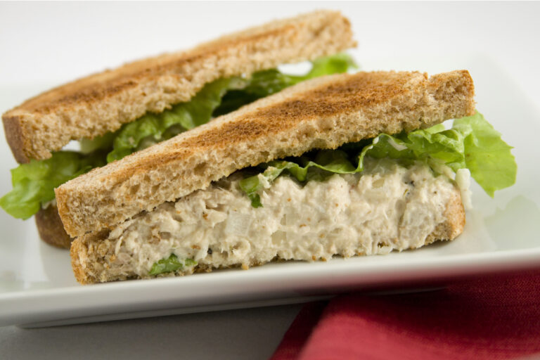 Simple Weight Watchers Lemon Pepper Tuna Salad Sandwich